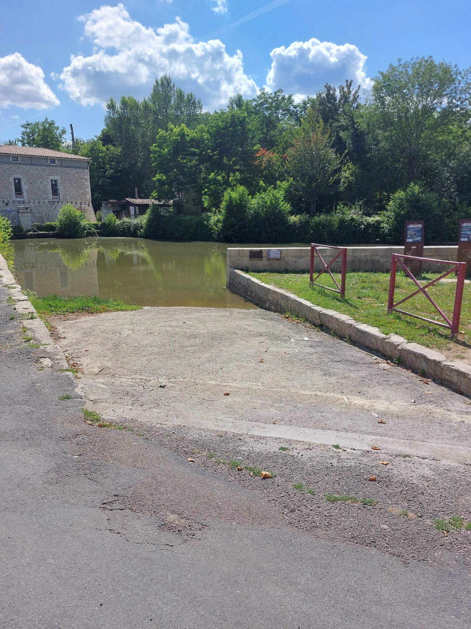 Cale à bateaux sur le Dropt amont du moulin d’Eymet | Fédération Pêche ...